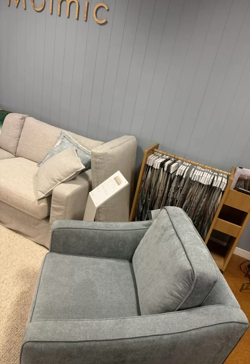 Molmic Windsor Sofa | Easyliving